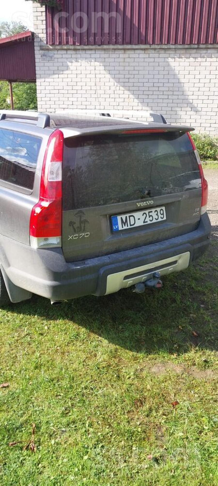 Brūns Volvo XC70 2005 Aizkraukle, ar dzinēja tilpumu 2.40 L un nobraukumu 361 tūkst. km par 2750 €, foto 3 vietnē AUTOMOTO.COM.LV