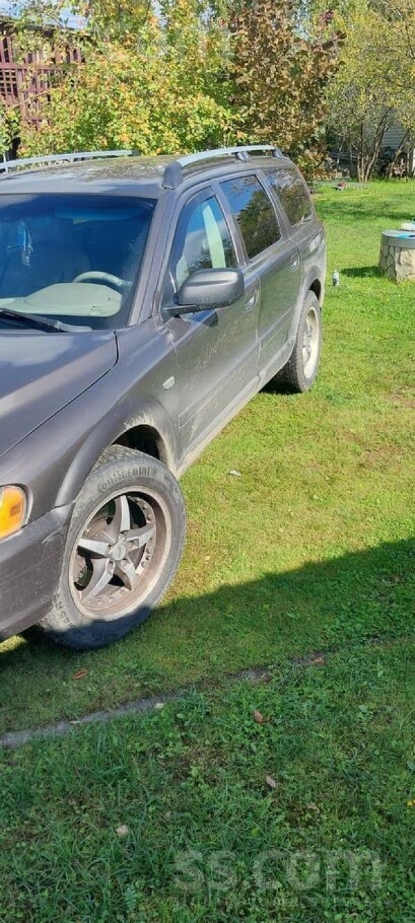 Brūns Volvo XC70 2005 Aizkraukle, ar dzinēja tilpumu 2.40 L un nobraukumu 361 tūkst. km par 2750 €, foto 4 vietnē AUTOMOTO.COM.LV