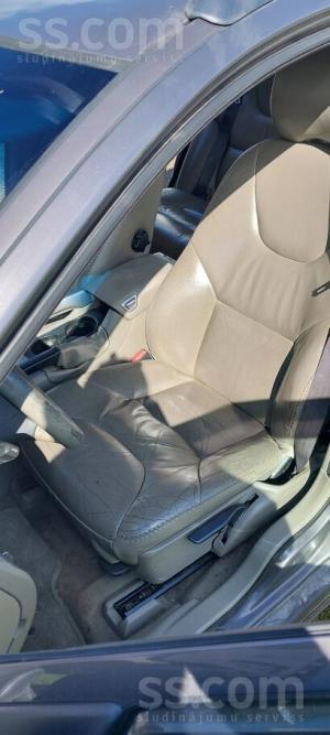 Brūns Volvo XC70 2005 Aizkraukle, ar dzinēja tilpumu 2.40 L un nobraukumu 361 tūkst. km par 2750 €, foto 11 vietnē AUTOMOTO.COM.LV