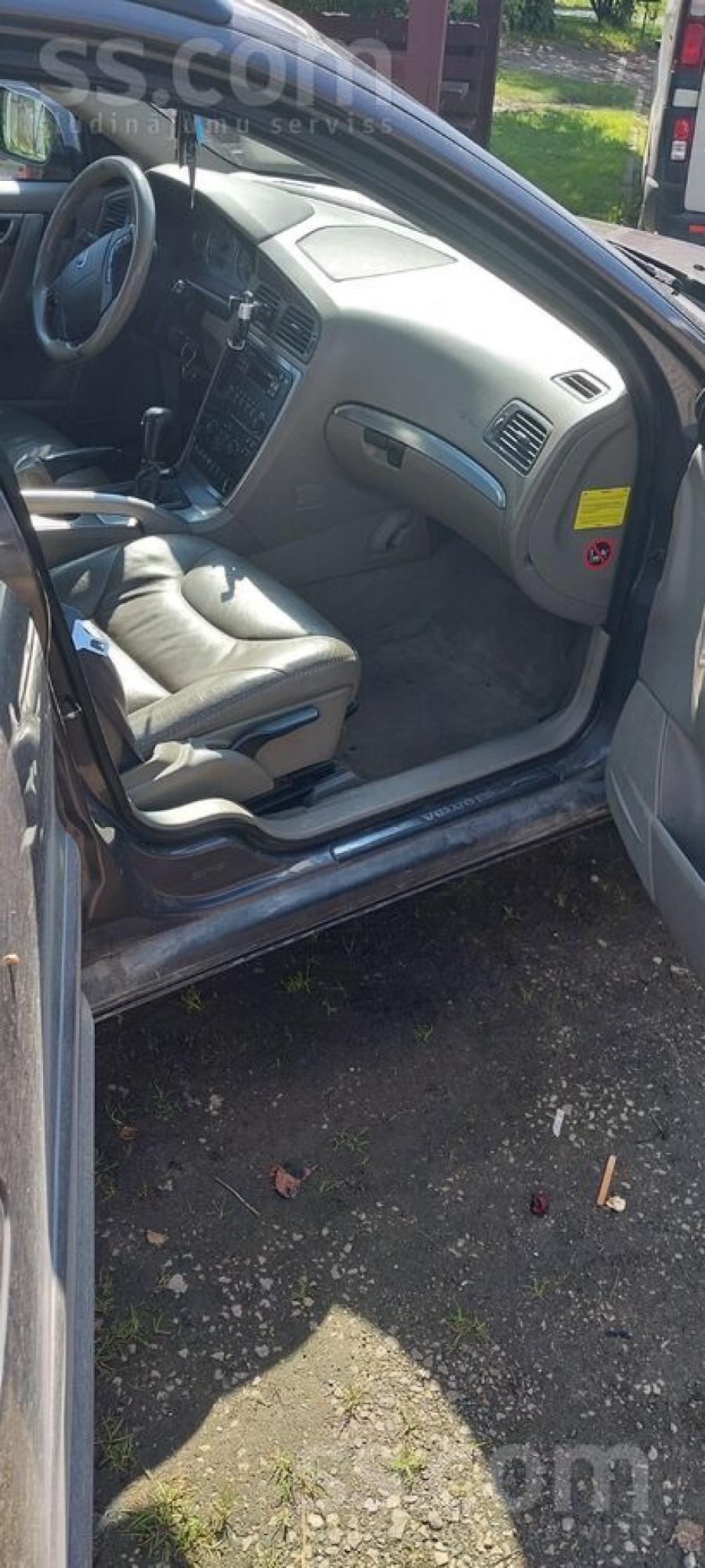 Brūns Volvo XC70 2005 Aizkraukle, ar dzinēja tilpumu 2.40 L un nobraukumu 361 tūkst. km par 2750 €, foto 13 vietnē AUTOMOTO.COM.LV
