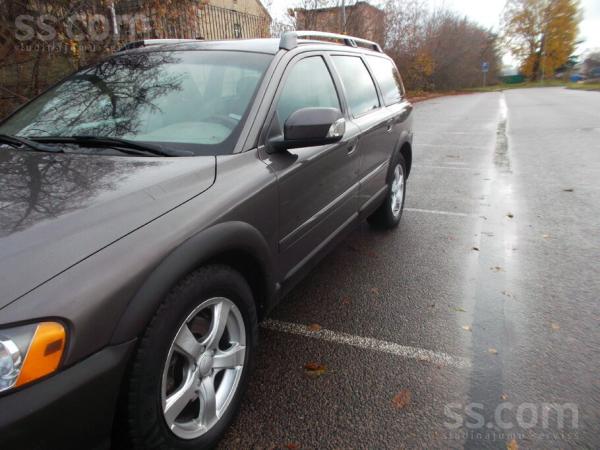 Brūns Volvo XC70 2006 Daugavpils, ar dzinēja tilpumu 2.40 L un nobraukumu 355 tūkst. km par 2750 €, foto 4 vietnē AUTOMOTO.COM.LV
