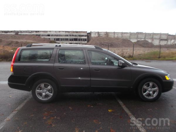 Brūns Volvo XC70 2006 Daugavpils, ar dzinēja tilpumu 2.40 L un nobraukumu 355 tūkst. km par 2750 €, foto 6 vietnē AUTOMOTO.COM.LV