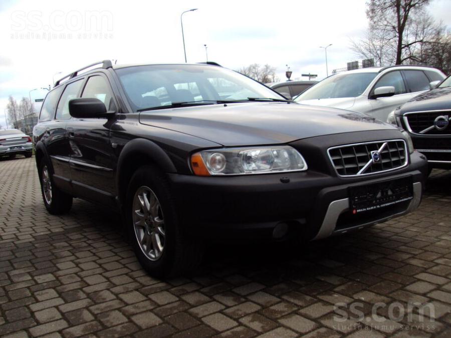 Brown Volvo XC70 2006 in Riga, with an engine capacity of 2.40 L and mileage of 214 thousand km for 6900 €, photo 2 on AUTOMOTO.COM.LV
