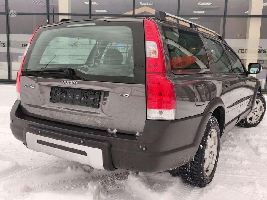 Brūns Volvo XC70 2006 Viļņa, ar dzinēja tilpumu 2.40 L un nobraukumu 317 tūkst. km par 4950 €, foto 6 vietnē AUTOMOTO.COM.LV
