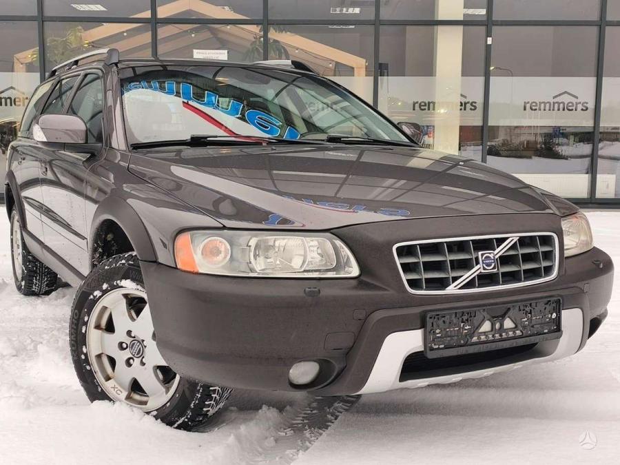 Brown Volvo XC70 2006 in Vilnius, with an engine capacity of 2.40 L and mileage of 317 thousand km for 5250 €, photo 3 on AUTOMOTO.COM.LV