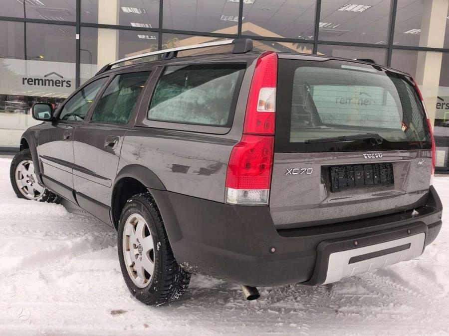 Brown Volvo XC70 2006 in Vilnius, with an engine capacity of 2.40 L and mileage of 317 thousand km for 5250 €, photo 21 on AUTOMOTO.COM.LV