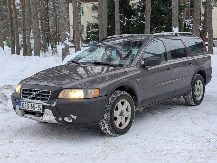 Brown Volvo XC70 2006 in Tallinn, with an engine capacity of 0.00 L and mileage of 303 thousand km for 1390 €, photo 1 on AUTOMOTO.COM.LV