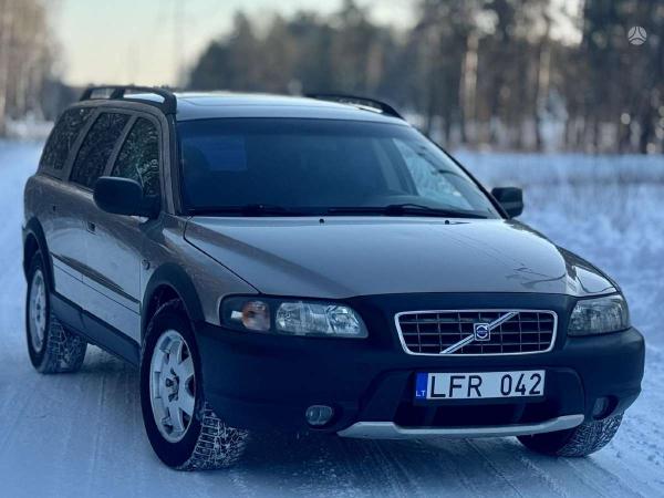Brown Volvo XC70 2006 in Radviliskis, with an engine capacity of 2.40 L and mileage of 285 thousand km for 2200 €, photo 1 on AUTOMOTO.COM.LV
