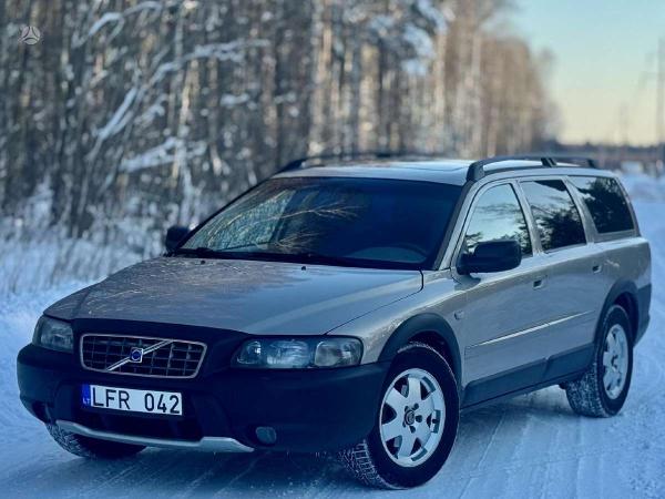 Brown Volvo XC70 2006 in Radviliskis, with an engine capacity of 2.40 L and mileage of 285 thousand km for 2200 €, photo 2 on AUTOMOTO.COM.LV