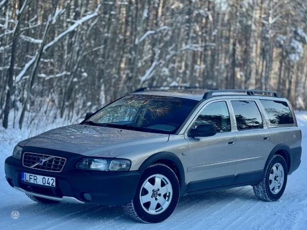 Brown Volvo XC70 2006 in Radviliskis, with an engine capacity of 2.40 L and mileage of 285 thousand km for 2200 €, photo 5 on AUTOMOTO.COM.LV