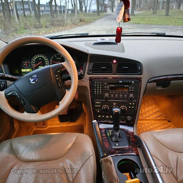 Brūns Volvo XC70 2006 Narva, ar dzinēja tilpumu 2.40 L un nobraukumu 387 tūkst. km par 5399 €, foto 9 vietnē AUTOMOTO.COM.LV