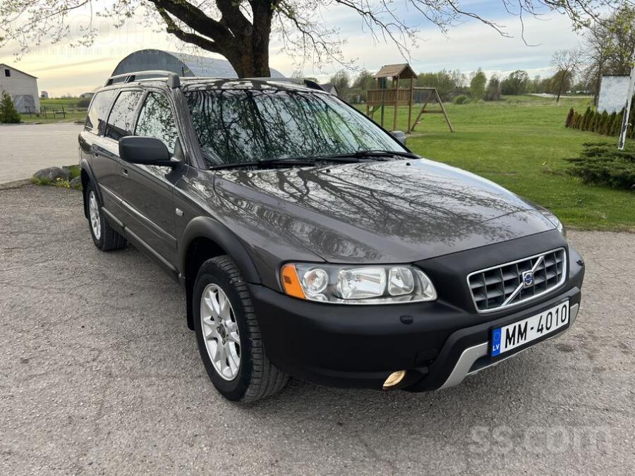 Brūns Volvo XC70 2006 Rēzekne, ar dzinēja tilpumu 2.40 L un nobraukumu 350 tūkst. km par 3750 €, foto 4 vietnē AUTOMOTO.COM.LV