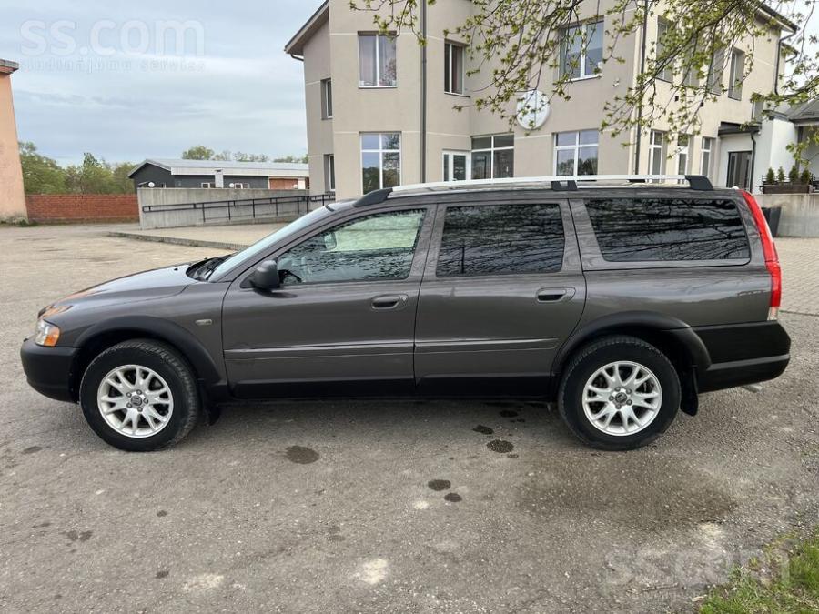 Brūns Volvo XC70 2006 Rēzekne, ar dzinēja tilpumu 2.40 L un nobraukumu 350 tūkst. km par 3750 €, foto 5 vietnē AUTOMOTO.COM.LV
