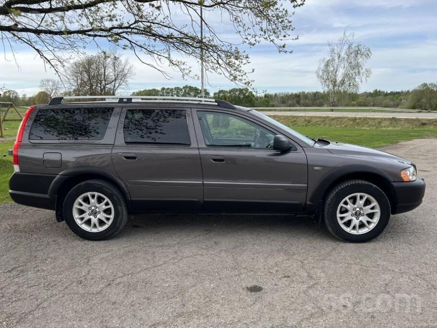 Brūns Volvo XC70 2006 Rēzekne, ar dzinēja tilpumu 2.40 L un nobraukumu 350 tūkst. km par 3750 €, foto 6 vietnē AUTOMOTO.COM.LV