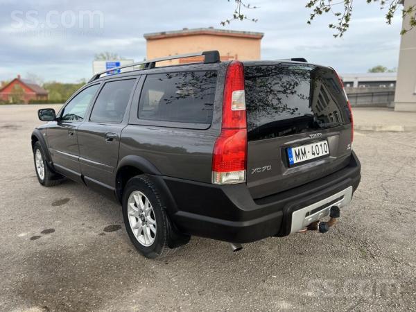 Brown Volvo XC70 2006 in Rezekne, with an engine capacity of 2.40 L and mileage of 350 thousand km for 3750 €, photo 6 on AUTOMOTO.COM.LV