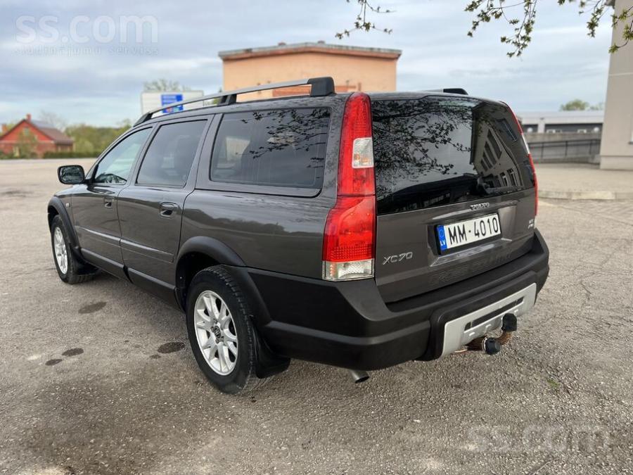 Brūns Volvo XC70 2006 Rēzekne, ar dzinēja tilpumu 2.40 L un nobraukumu 350 tūkst. km par 3750 €, foto 7 vietnē AUTOMOTO.COM.LV