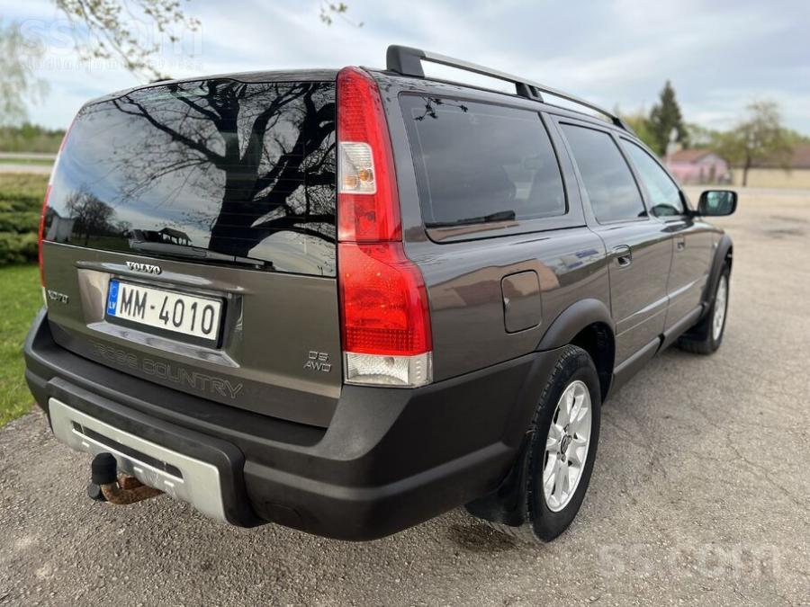 Brūns Volvo XC70 2006 Rēzekne, ar dzinēja tilpumu 2.40 L un nobraukumu 350 tūkst. km par 3750 €, foto 9 vietnē AUTOMOTO.COM.LV