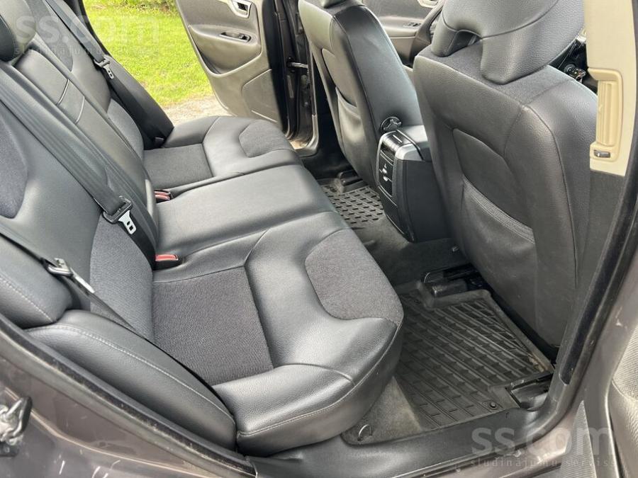 Brūns Volvo XC70 2006 Rēzekne, ar dzinēja tilpumu 2.40 L un nobraukumu 350 tūkst. km par 3750 €, foto 12 vietnē AUTOMOTO.COM.LV