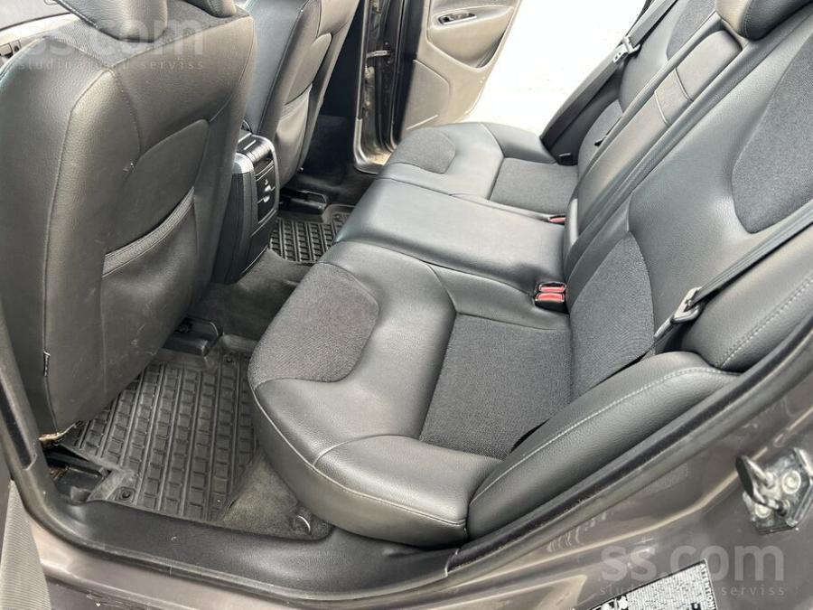 Brūns Volvo XC70 2006 Rēzekne, ar dzinēja tilpumu 2.40 L un nobraukumu 350 tūkst. km par 3750 €, foto 13 vietnē AUTOMOTO.COM.LV