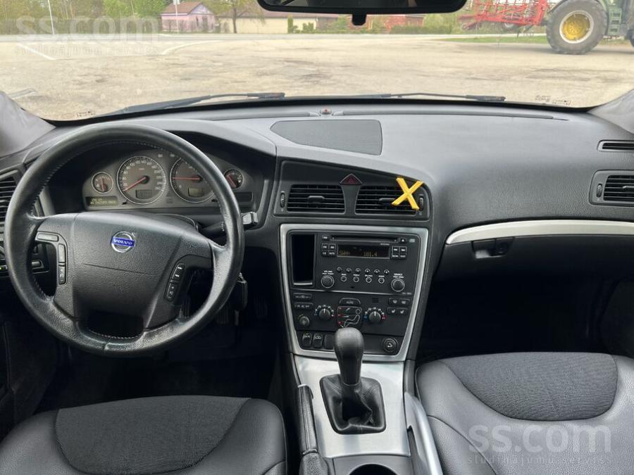 Brūns Volvo XC70 2006 Rēzekne, ar dzinēja tilpumu 2.40 L un nobraukumu 350 tūkst. km par 3750 €, foto 16 vietnē AUTOMOTO.COM.LV