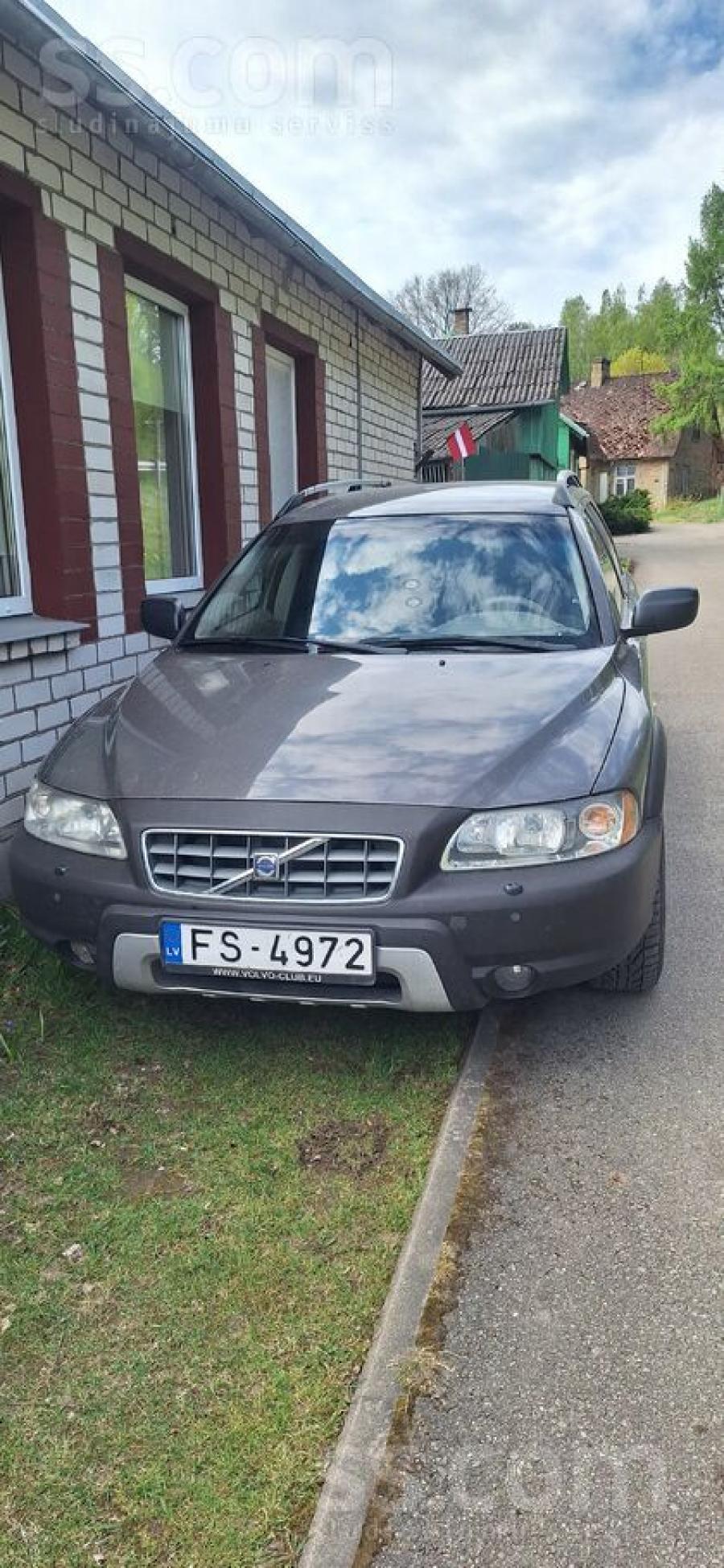 Brūns Volvo XC70 2006 Krāslava, ar dzinēja tilpumu 2.40 L un nobraukumu 326 tūkst. km par 2300 €, foto 4 vietnē AUTOMOTO.COM.LV