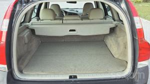 Brown Volvo XC70 2006 in Saldus, with an engine capacity of 2.40 L and mileage of 400 thousand km for 2900 €, photo 8 on AUTOMOTO.COM.LV