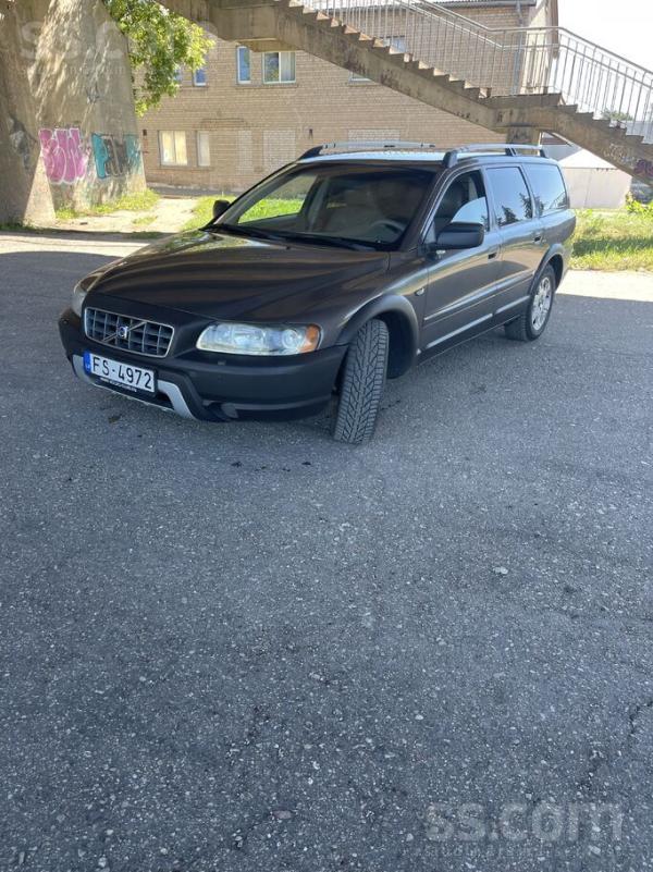 Brown Volvo XC70 2006 in Rezekne, with an engine capacity of 2.40 L and mileage of 328 thousand km for 2550 €, photo 2 on AUTOMOTO.COM.LV