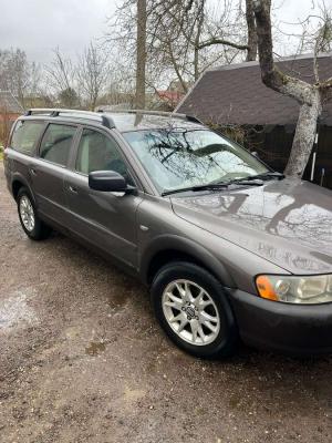 Brūns Volvo XC70 2006 Alīta, ar dzinēja tilpumu 2.40 L un nobraukumu 300 tūkst. km par 3600 €, foto 3 vietnē AUTOMOTO.COM.LV