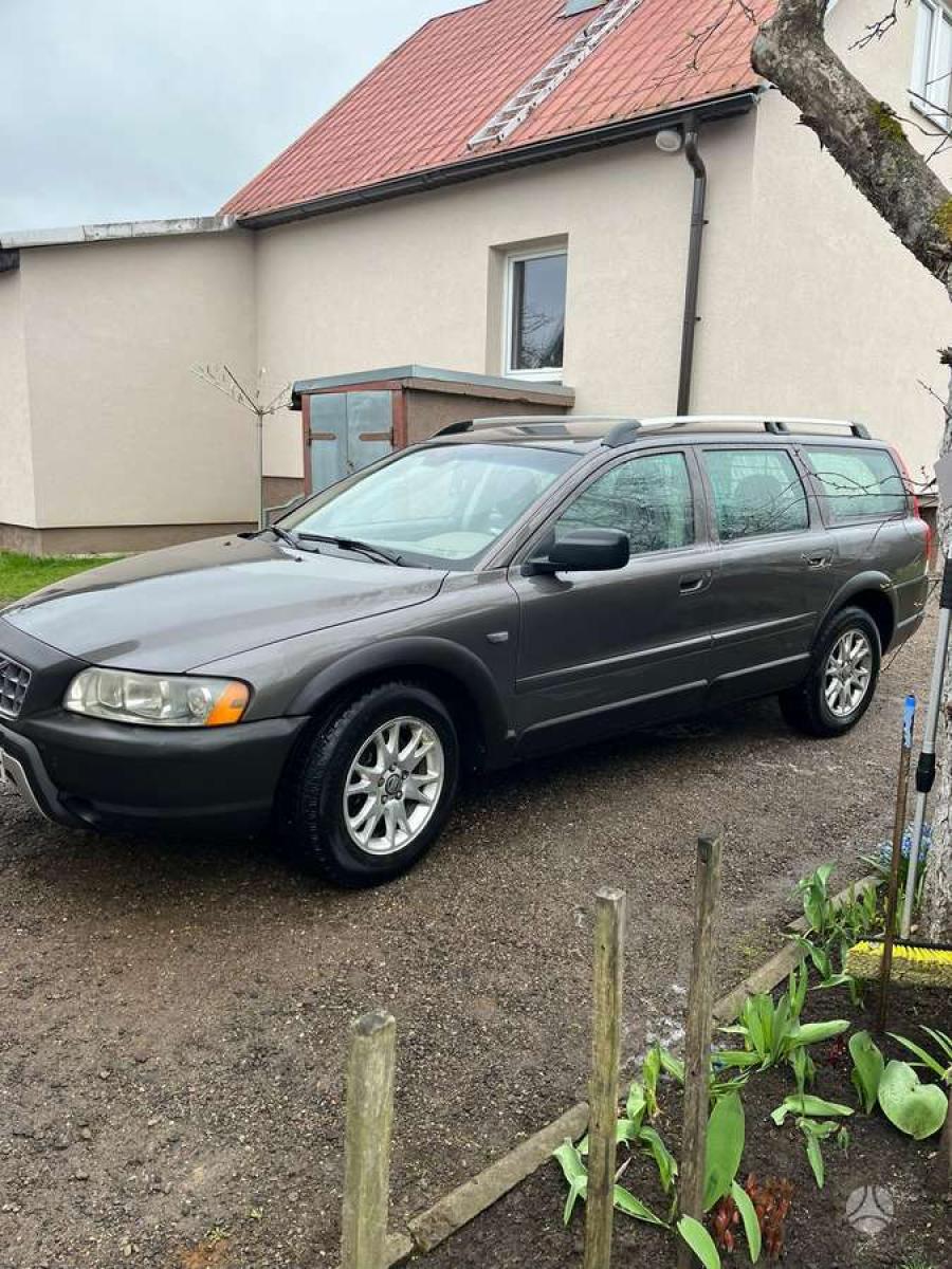 Brūns Volvo XC70 2006 Alīta, ar dzinēja tilpumu 2.40 L un nobraukumu 300 tūkst. km par 3600 €, foto 7 vietnē AUTOMOTO.COM.LV
