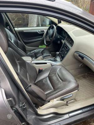 Brūns Volvo XC70 2006 Alīta, ar dzinēja tilpumu 2.40 L un nobraukumu 300 tūkst. km par 3600 €, foto 9 vietnē AUTOMOTO.COM.LV