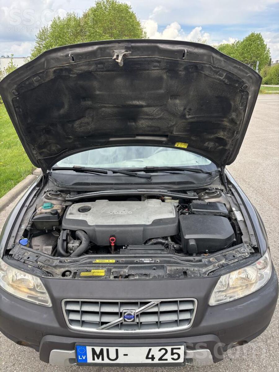 Brown Volvo XC70 2006 in Bauska, with an engine capacity of 2.50 L and mileage of 472 thousand km for 2200 €, photo 3 on AUTOMOTO.COM.LV