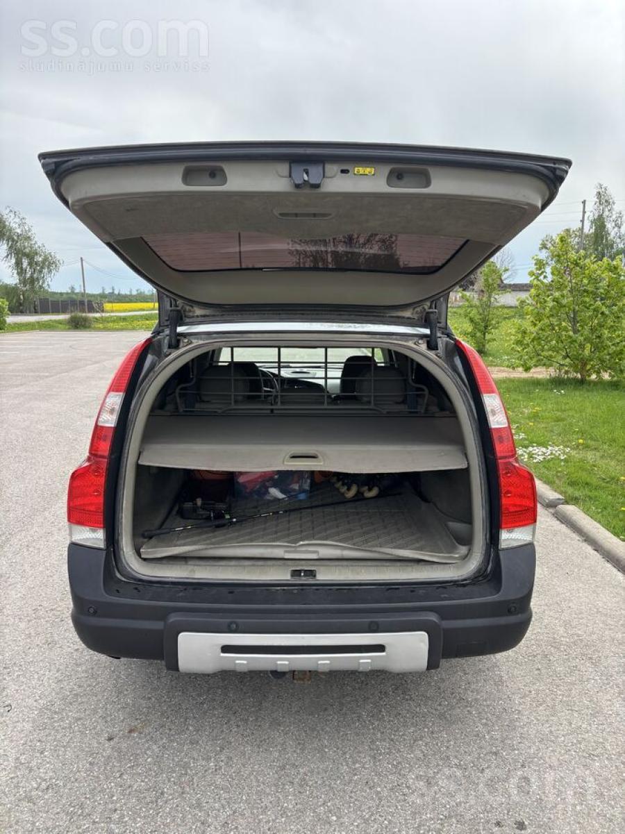 Brown Volvo XC70 2006 in Bauska, with an engine capacity of 2.50 L and mileage of 472 thousand km for 2200 €, photo 7 on AUTOMOTO.COM.LV