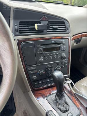 Brown Volvo XC70 2006 in Bauska, with an engine capacity of 2.50 L and mileage of 472 thousand km for 2200 €, photo 8 on AUTOMOTO.COM.LV