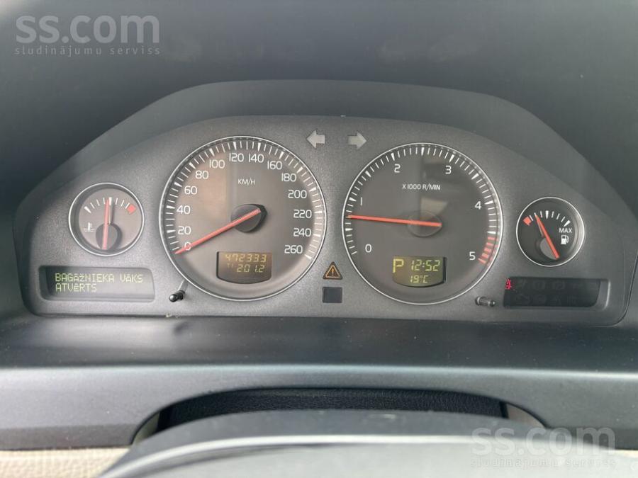 Brown Volvo XC70 2006 in Bauska, with an engine capacity of 2.50 L and mileage of 472 thousand km for 2200 €, photo 9 on AUTOMOTO.COM.LV