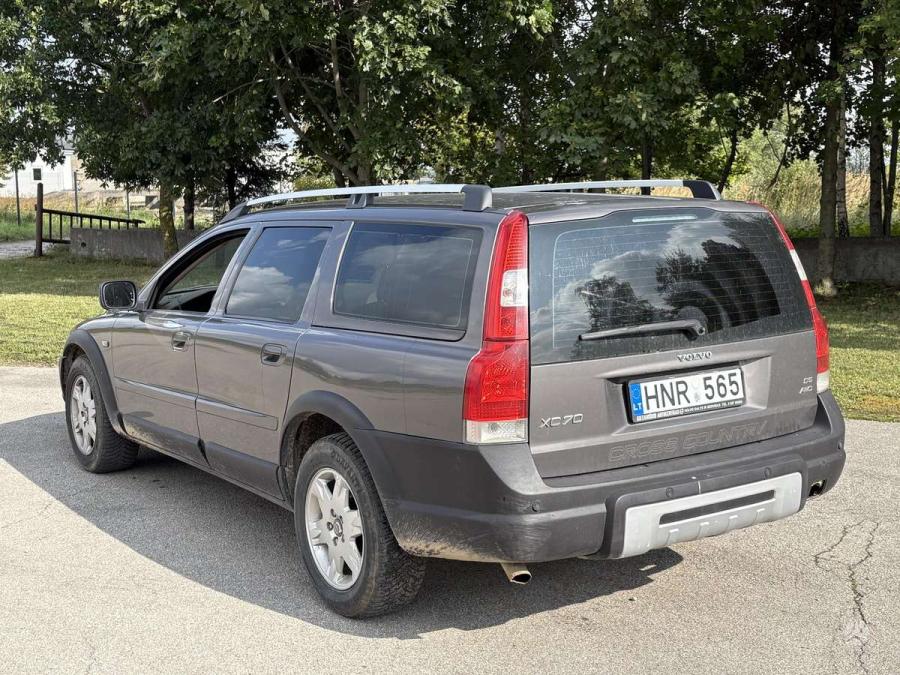 Коричневый Вольво ХС70 2006 в Кедайняй, объемом двигателя 2.40 л и пробегом 651 тыс. км за 2300 €, фото 4 на AUTOMOTO.COM.LV