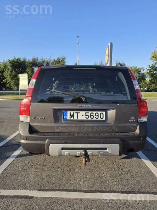 Brown Volvo XC70 2006 in Jurmala, with an engine capacity of 2.40 L and mileage of 320 thousand km for 3000 €, photo 5 on AUTOMOTO.COM.LV