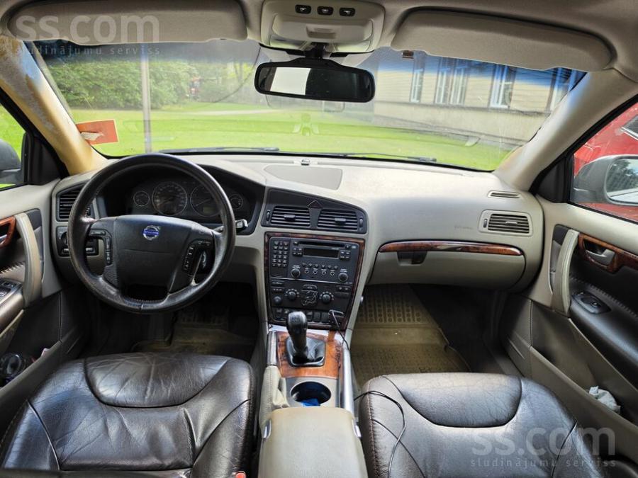 Brown Volvo XC70 2006 in Jurmala, with an engine capacity of 2.40 L and mileage of 320 thousand km for 3000 €, photo 6 on AUTOMOTO.COM.LV
