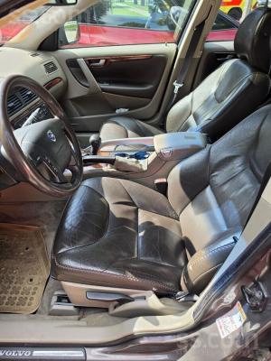 Brown Volvo XC70 2006 in Jurmala, with an engine capacity of 2.40 L and mileage of 320 thousand km for 3000 €, photo 7 on AUTOMOTO.COM.LV