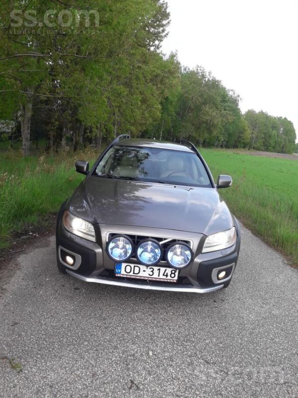 Brown Volvo XC70 2007 in Riga, with an engine capacity of 2.40 L and mileage of 0 thousand km for 4690 €, photo 2 on AUTOMOTO.COM.LV