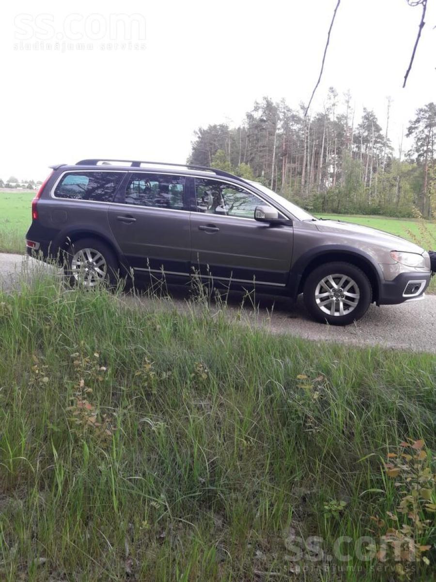 Brown Volvo XC70 2007 in Riga, with an engine capacity of 2.40 L and mileage of 0 thousand km for 4690 €, photo 3 on AUTOMOTO.COM.LV