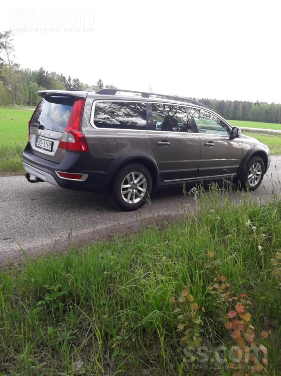 Brown Volvo XC70 2007 in Riga, with an engine capacity of 2.40 L and mileage of 0 thousand km for 4690 €, photo 4 on AUTOMOTO.COM.LV