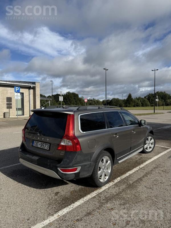 Brūns Volvo XC70 2007 Talsi, ar dzinēja tilpumu 2.40 L un nobraukumu 328 tūkst. km par 5000 €, foto 3 vietnē AUTOMOTO.COM.LV