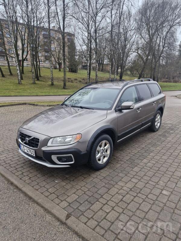 Brown Volvo XC70 2007 in Rezekne, with an engine capacity of 2.40 L and mileage of 316 thousand km for 4000 €, photo 4 on AUTOMOTO.COM.LV
