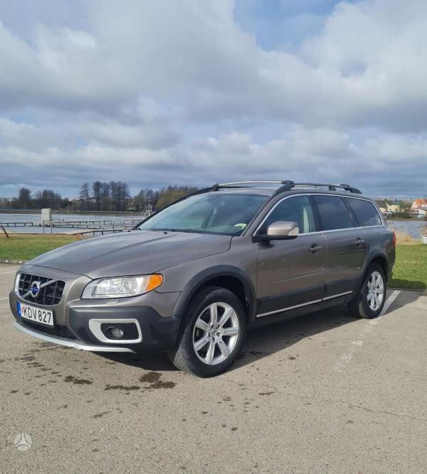 Brown Volvo XC70 2007 in Salcininkai, with an engine capacity of 2.40 L and mileage of 372 thousand km for 4950 €, photo 4 on AUTOMOTO.COM.LV