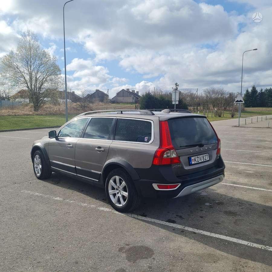 Brown Volvo XC70 2007 in Salcininkai, with an engine capacity of 2.40 L and mileage of 372 thousand km for 4950 €, photo 5 on AUTOMOTO.COM.LV
