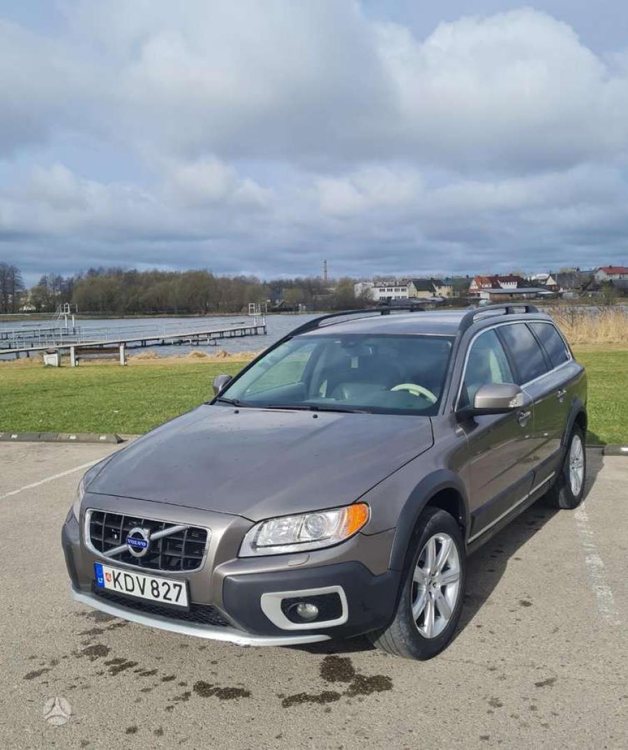 Brown Volvo XC70 2007 in Salcininkai, with an engine capacity of 2.40 L and mileage of 372 thousand km for 4950 €, photo 9 on AUTOMOTO.COM.LV