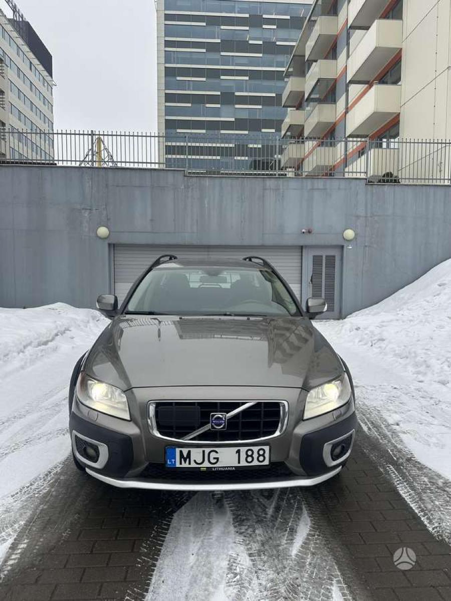 Brown Volvo XC70 2007 in Vilnius, with an engine capacity of 2.40 L and mileage of 283 thousand km for 5700 €, photo 2 on AUTOMOTO.COM.LV