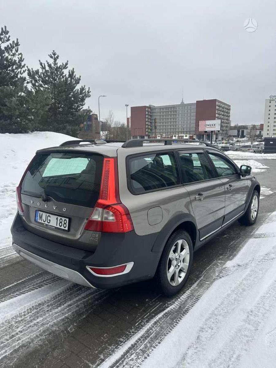 Brown Volvo XC70 2007 in Vilnius, with an engine capacity of 2.40 L and mileage of 283 thousand km for 5700 €, photo 4 on AUTOMOTO.COM.LV