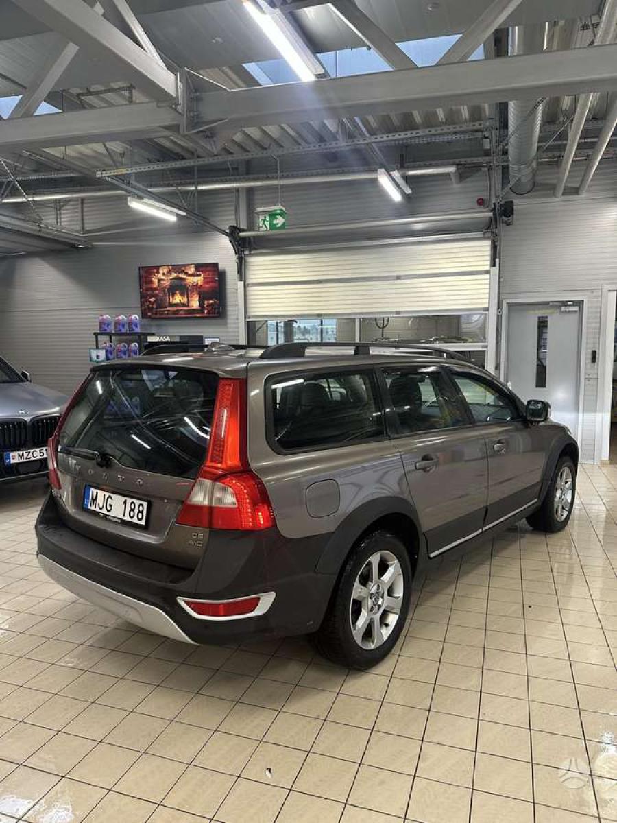 Brown Volvo XC70 2007 in Vilnius, with an engine capacity of 2.40 L and mileage of 283 thousand km for 5700 €, photo 15 on AUTOMOTO.COM.LV