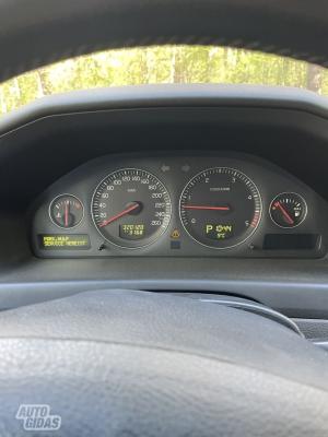 Brown Volvo XC70 2007 in Ukmerge, with an engine capacity of 2.40 L and mileage of 320 thousand km for 4000 €, photo 8 on AUTOMOTO.COM.LV